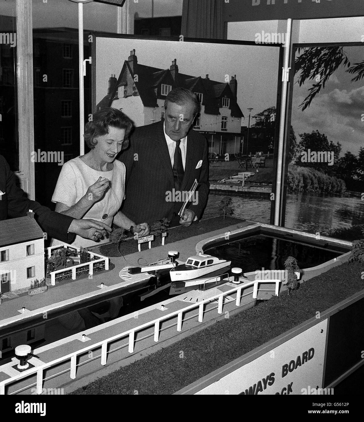 Mrs barbara castle Banque de photographies et d’images à haute ...