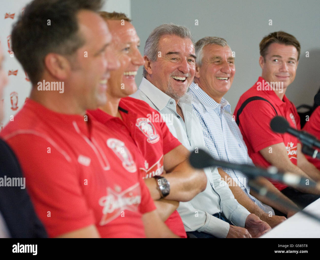 Wembley fc new signings left to right david seaman Banque de ...