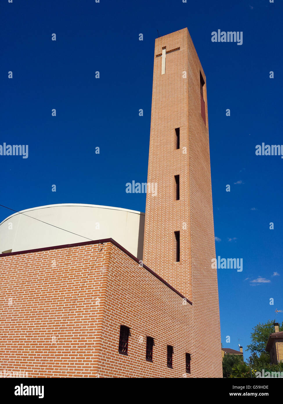 église moderne Banque de photographies et d’images à haute résolution ...