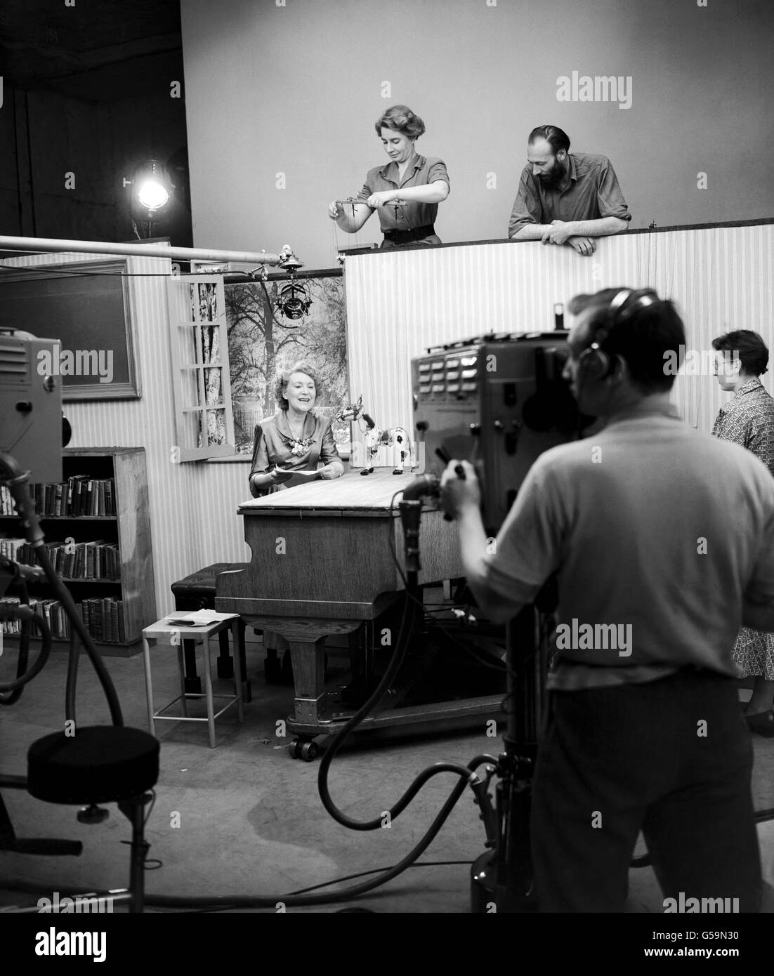 Annette mills Banque de photographies et d’images à haute résolution ...