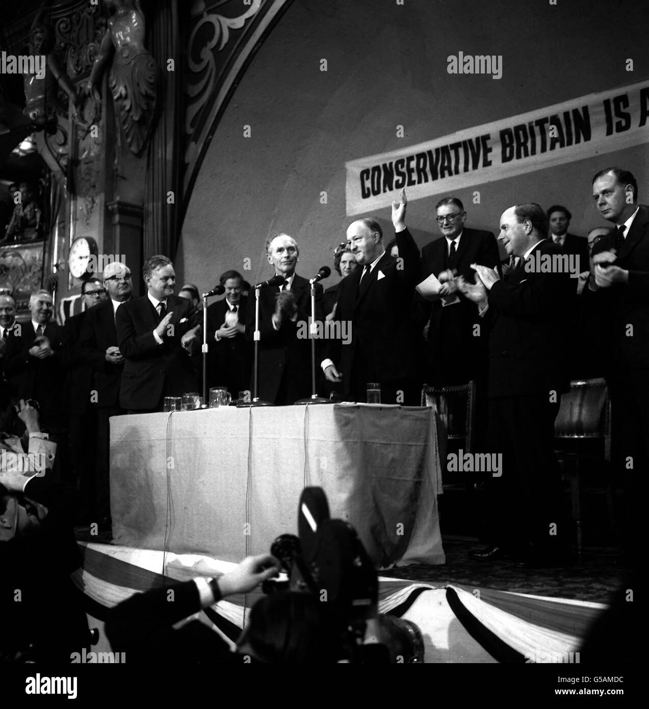 Rab butler Banque d'images noir et blanc - Alamy