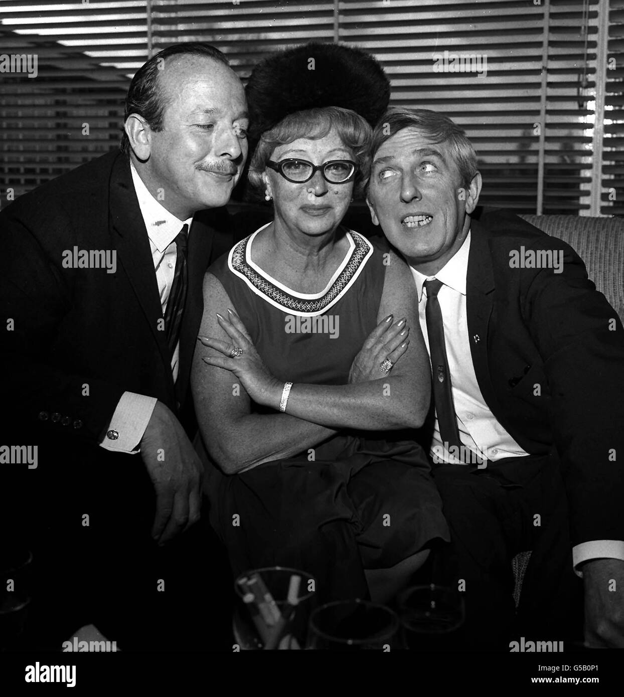 Thora hird actress Banque de photographies et d’images à haute ...
