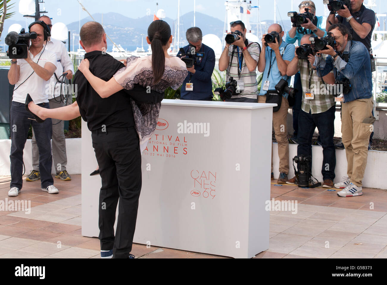 L'actrice Nailia Harzoune et directeur Karim Dridi à la Chouf photo ...