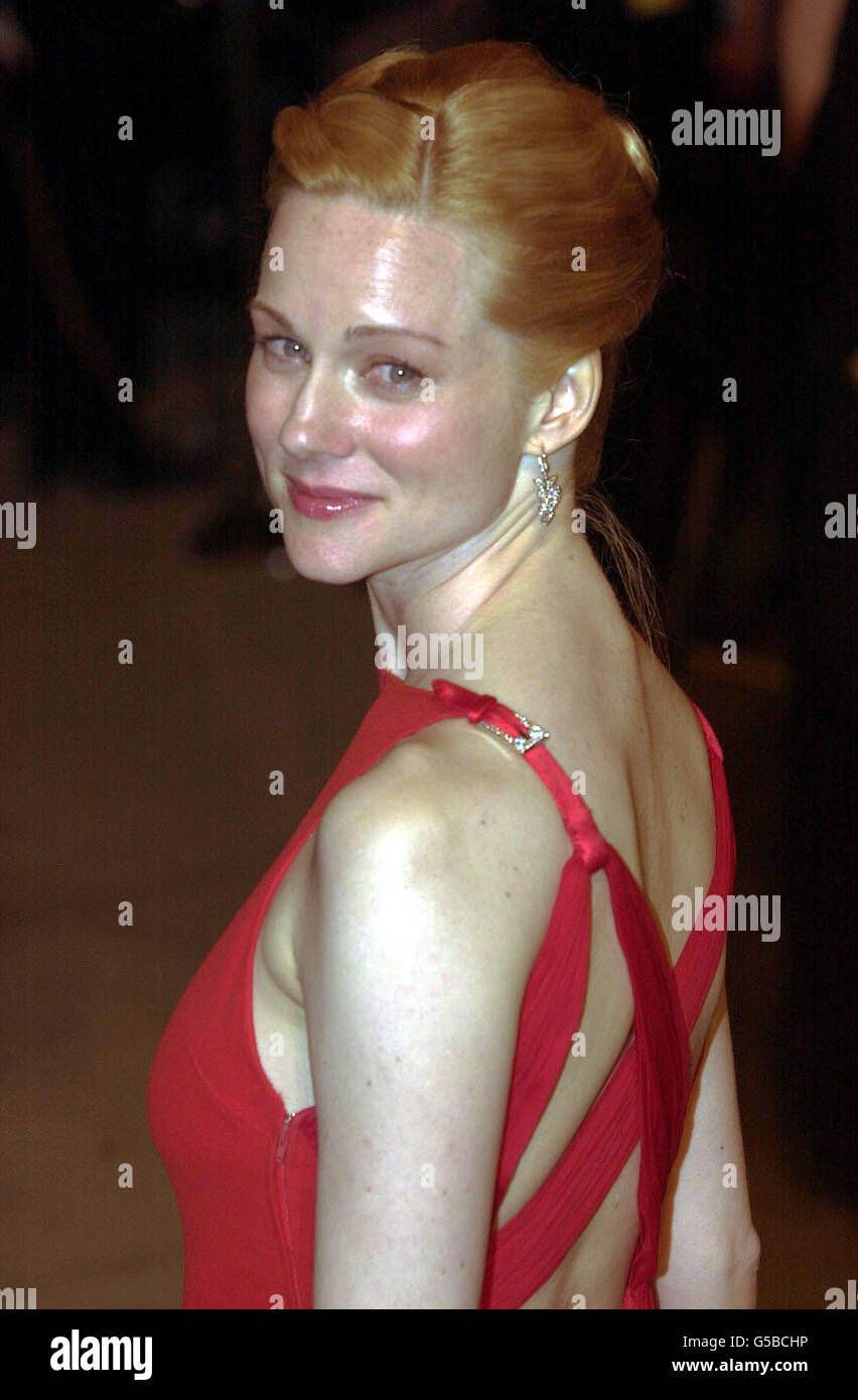 Actress laura linney at the vanity fair post oscars party Banque de ...