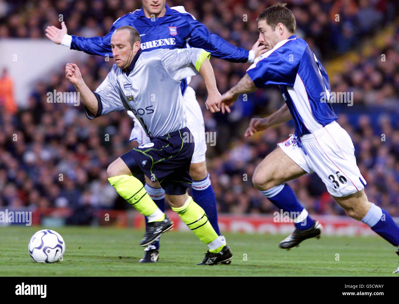 Action contre danny tiatto manchester city Banque de photographies et d ...