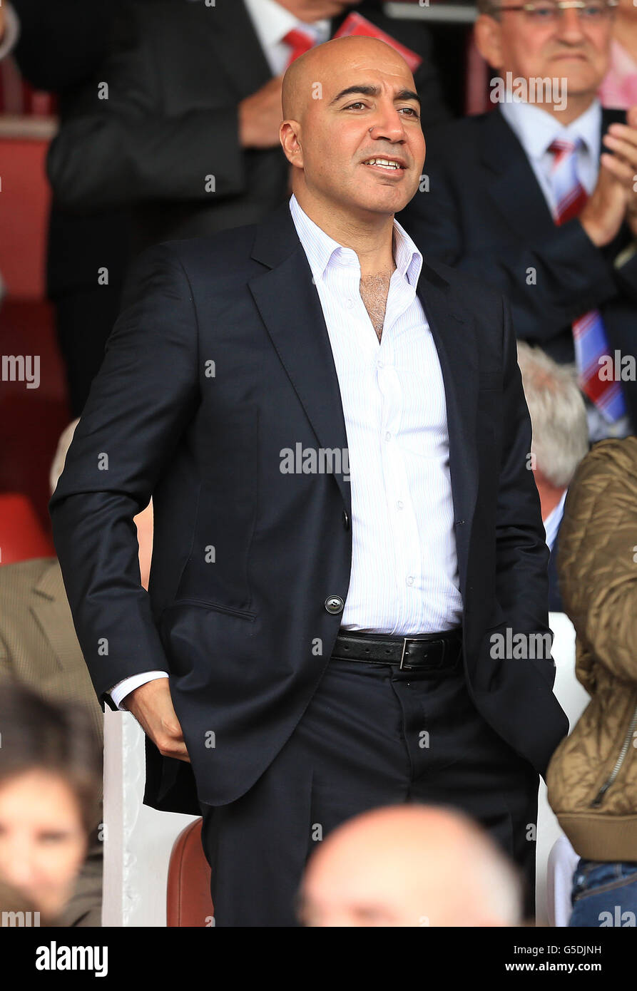 Omar al hasawi Banque de photographies et d’images à haute résolution ...