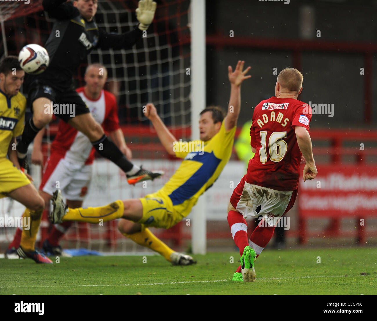 Football soccer crawley ampics Banque de photographies et d’images à ...