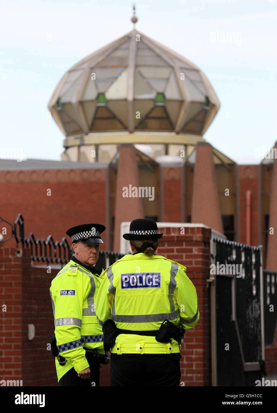La police se trouve aux portes de la mosquée centrale de Glasgow après ...