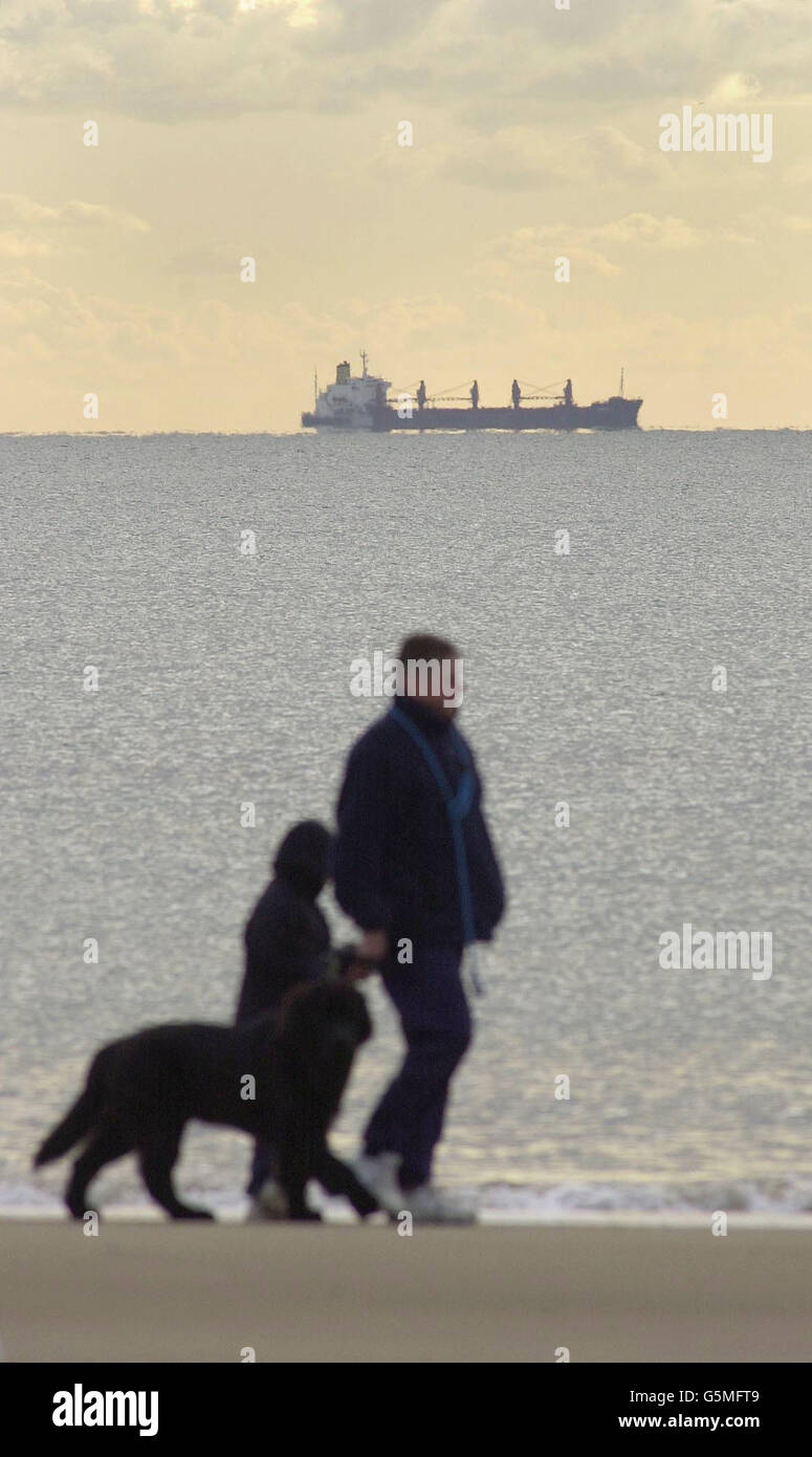 Le mv nisha est mile au large de la baie de sandown Banque de ...