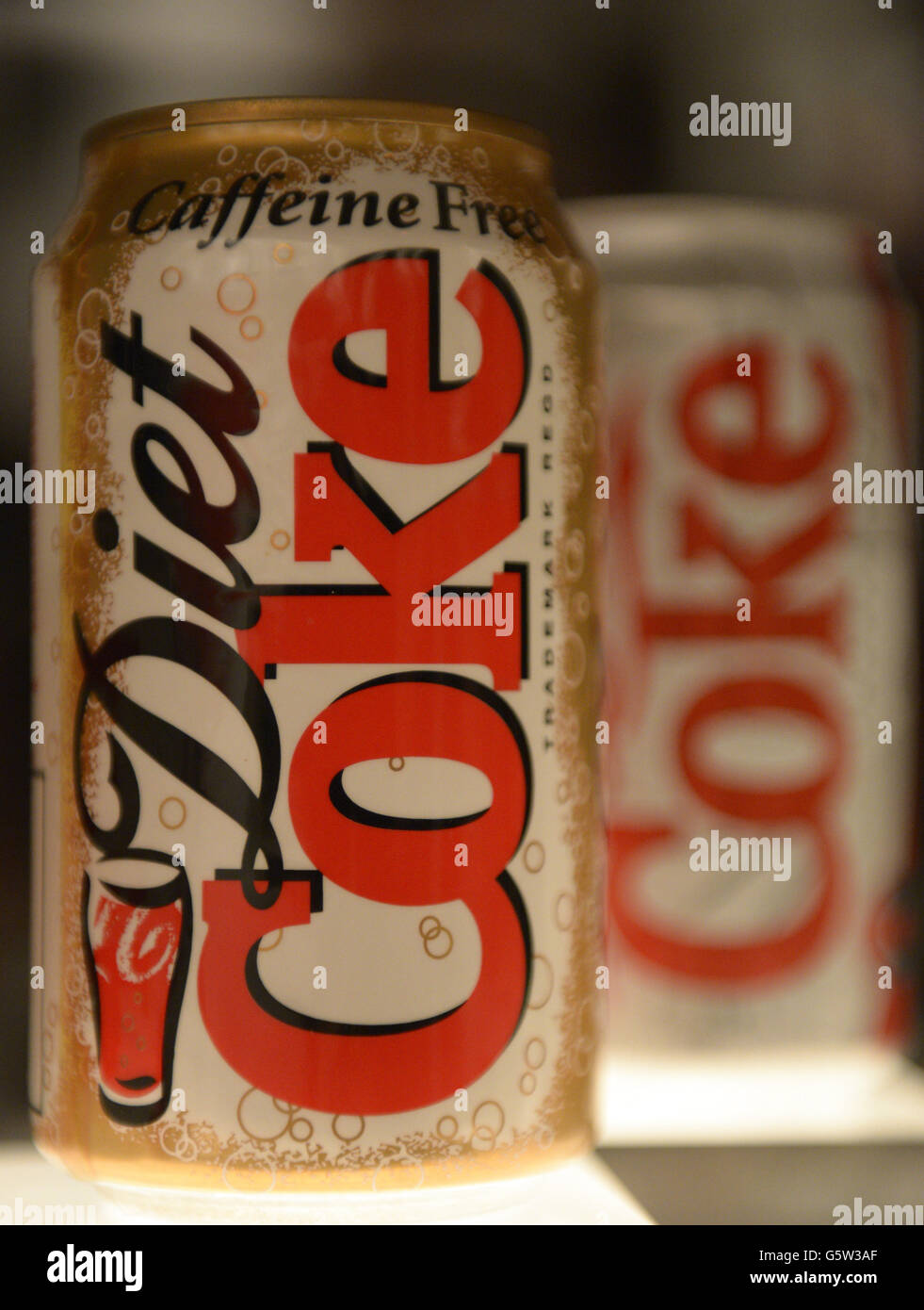 Diet coke cans Banque de photographies et d’images à haute résolution ...