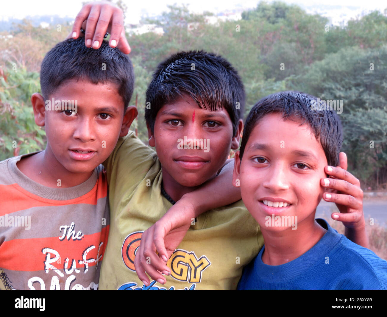 Poor indian boys Banque de photographies et d’images à haute résolution - Alamy