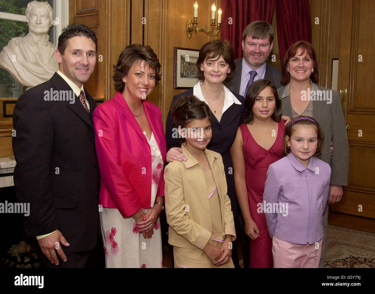 Cherie blair avec alice maddocks center Banque de photographies et d ...