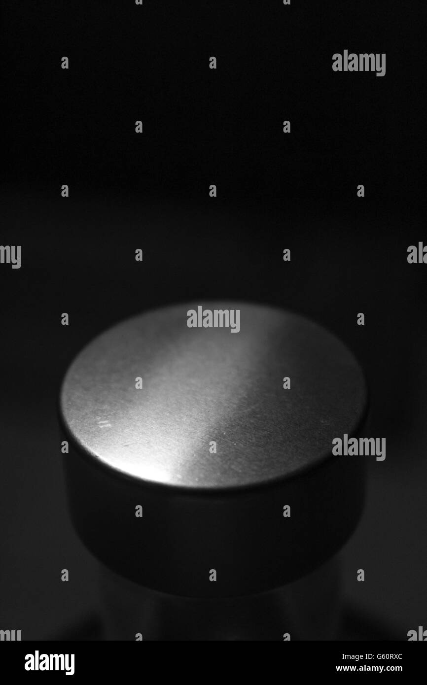 Absolut vodka bottle Banque d'images noir et blanc - Alamy