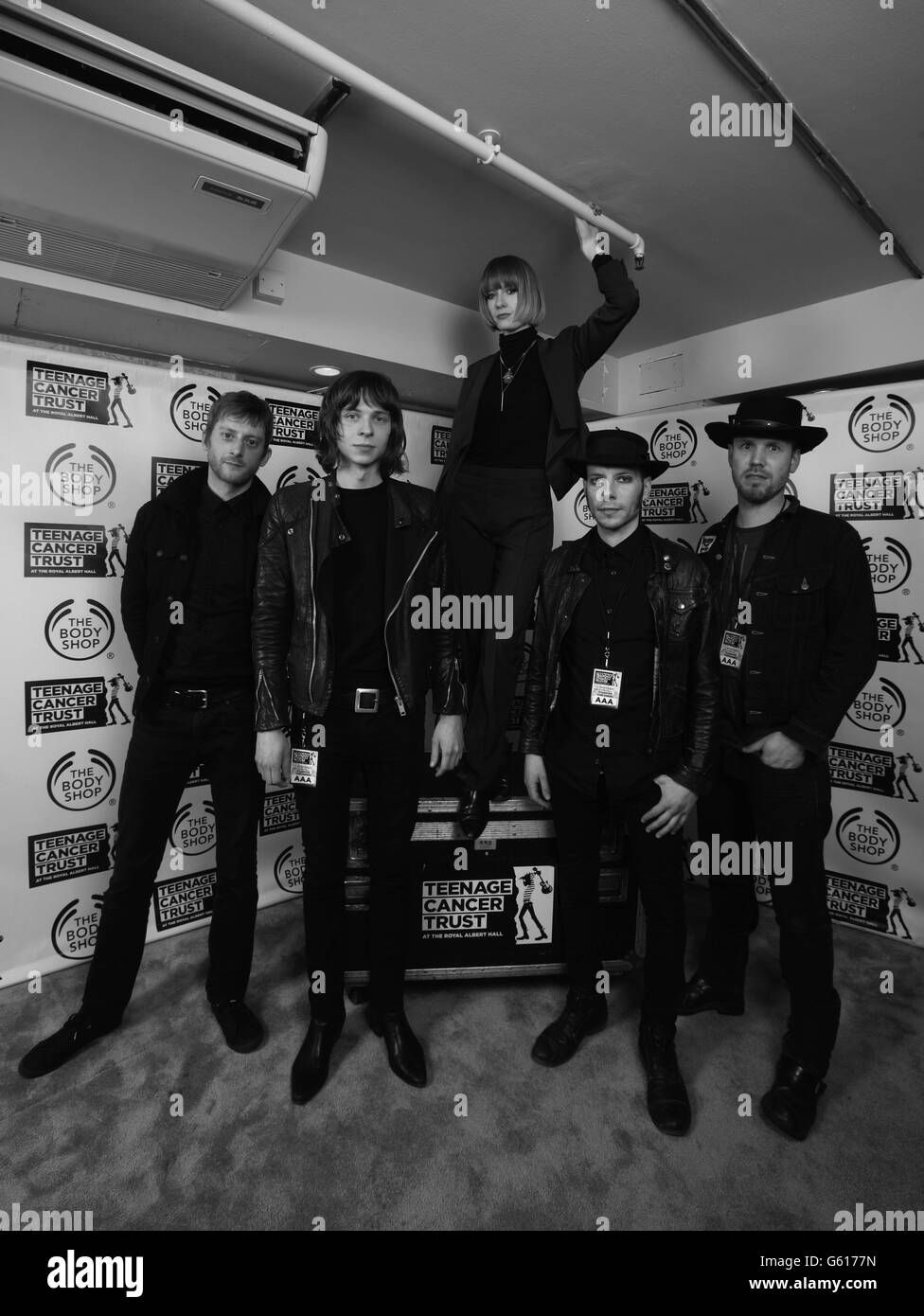 Dark Horses (de gauche à droite) Steve Ingham, Harry Bohay-Nowell, Lisa ...