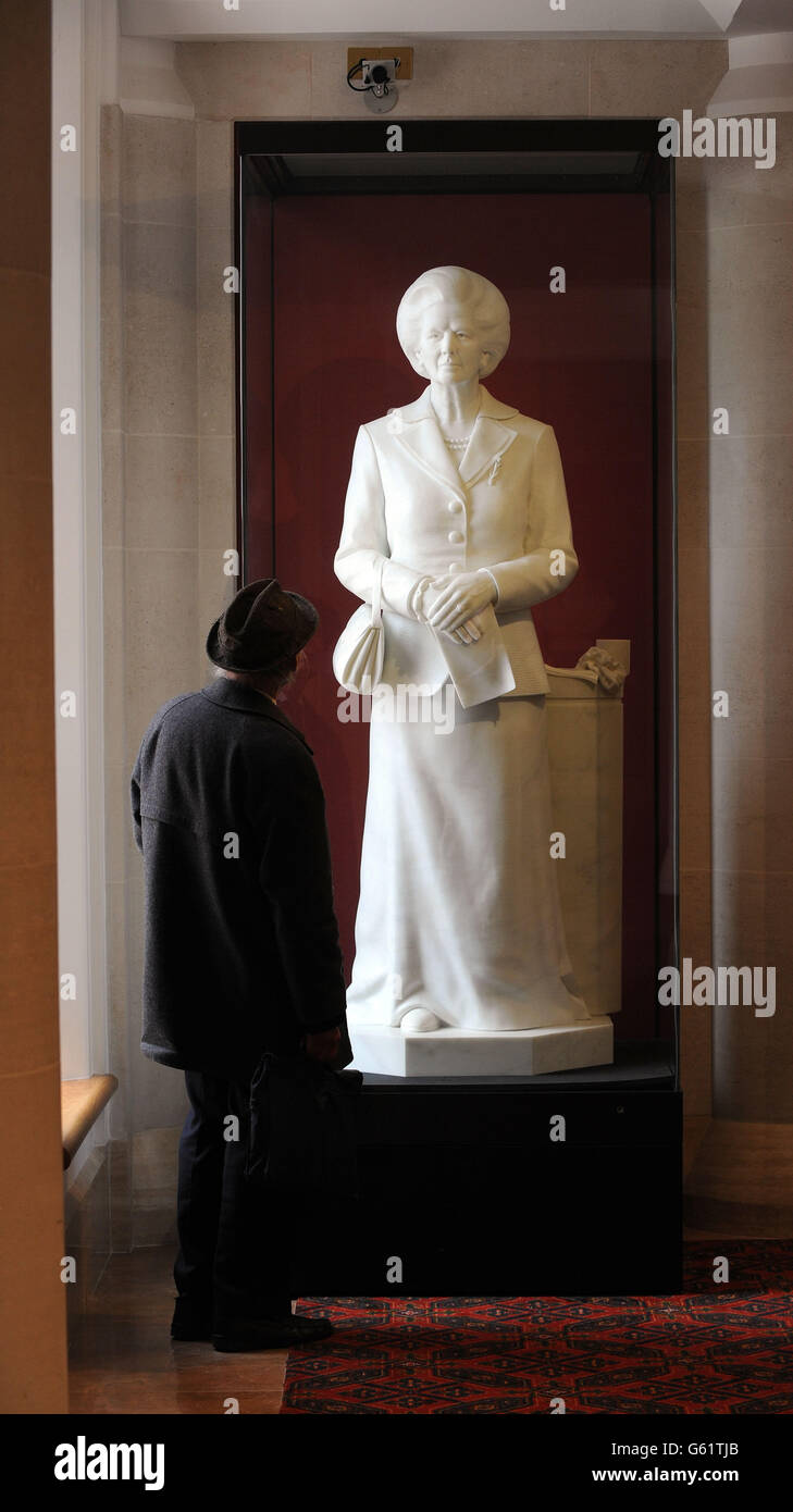 Statue de margaret thatcher Banque de photographies et d’images à haute ...