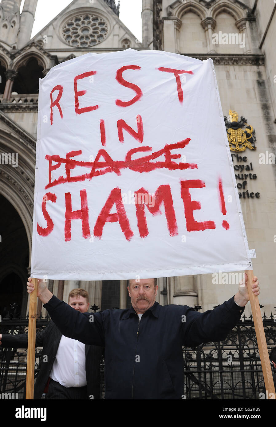 Devant l'enterrement de la baronne margaret thatcher Banque de ...