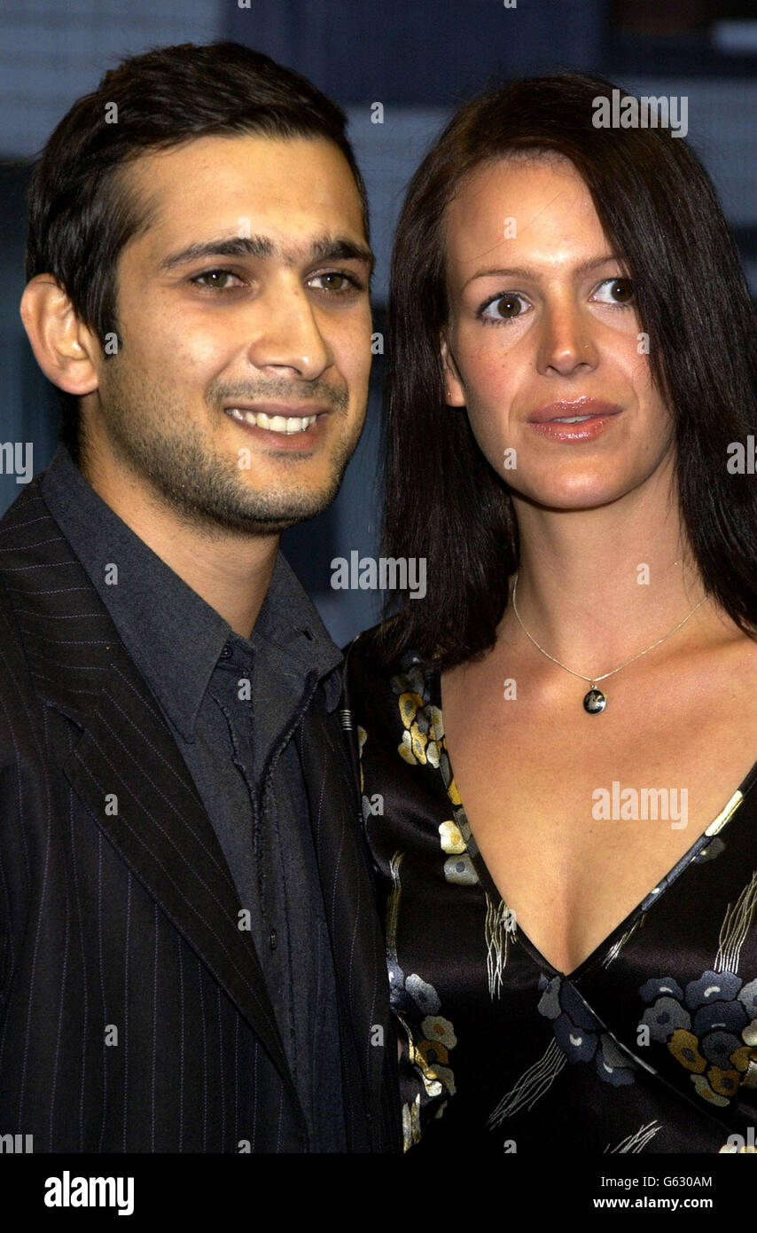 L'acteur jimi mistry arrive Banque de photographies et d’images à haute ...