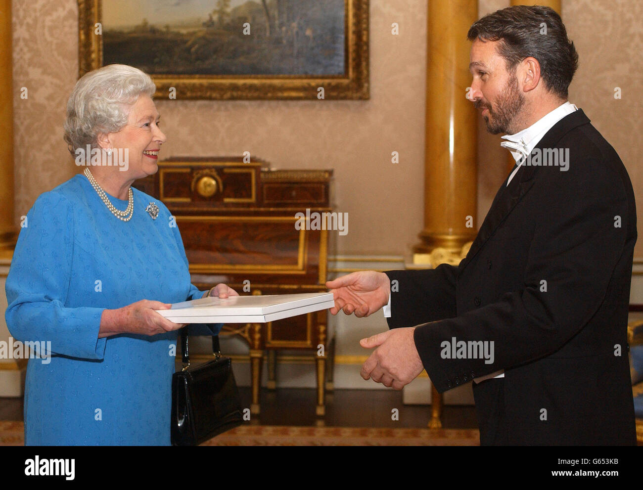 La reine Elizabeth II reçoit son Excellence l'ambassadeur de Croatie, M ...