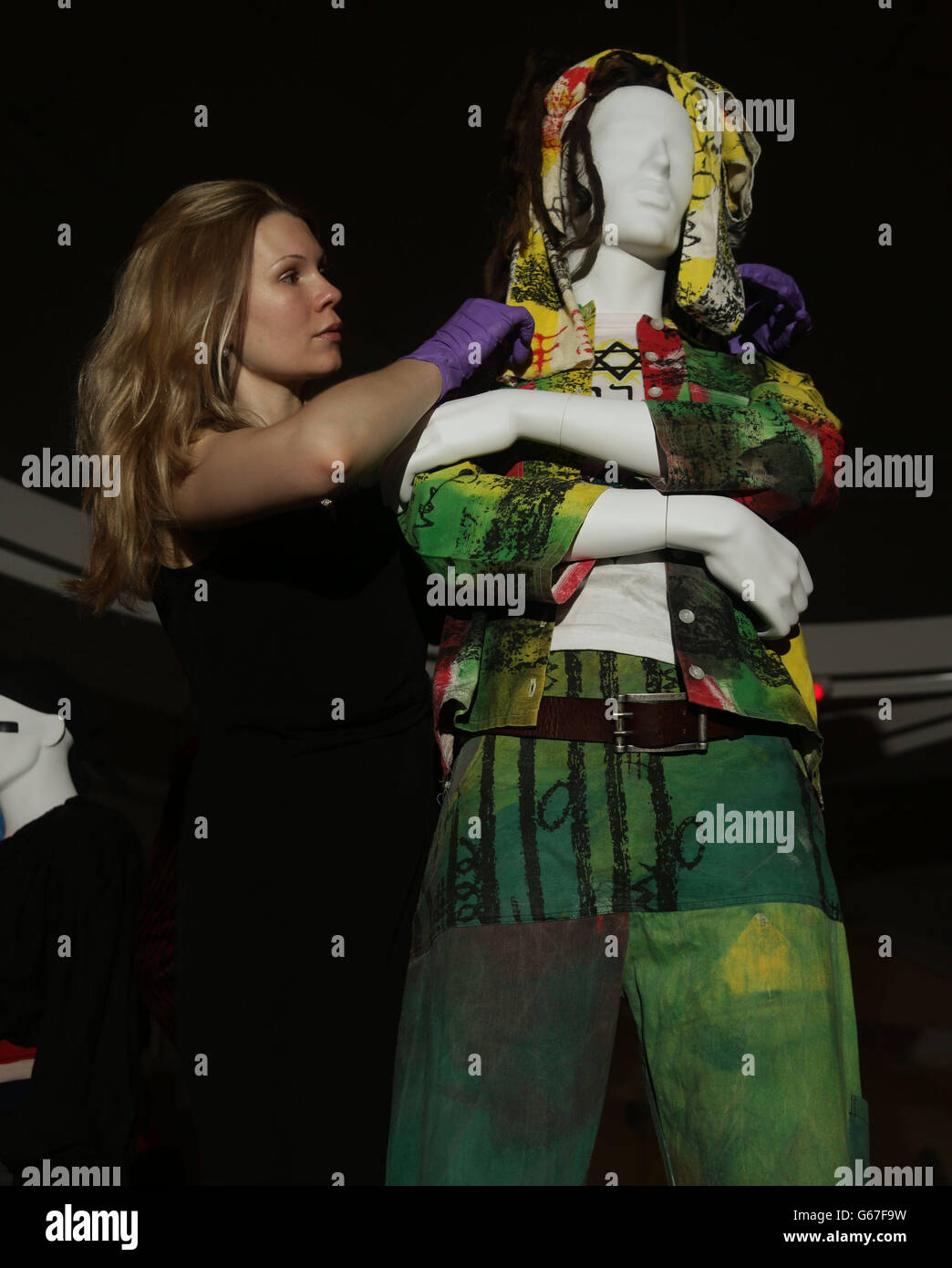 Kate Bethune, conservatrice adjointe de textiles et mode au V&A Museum ...