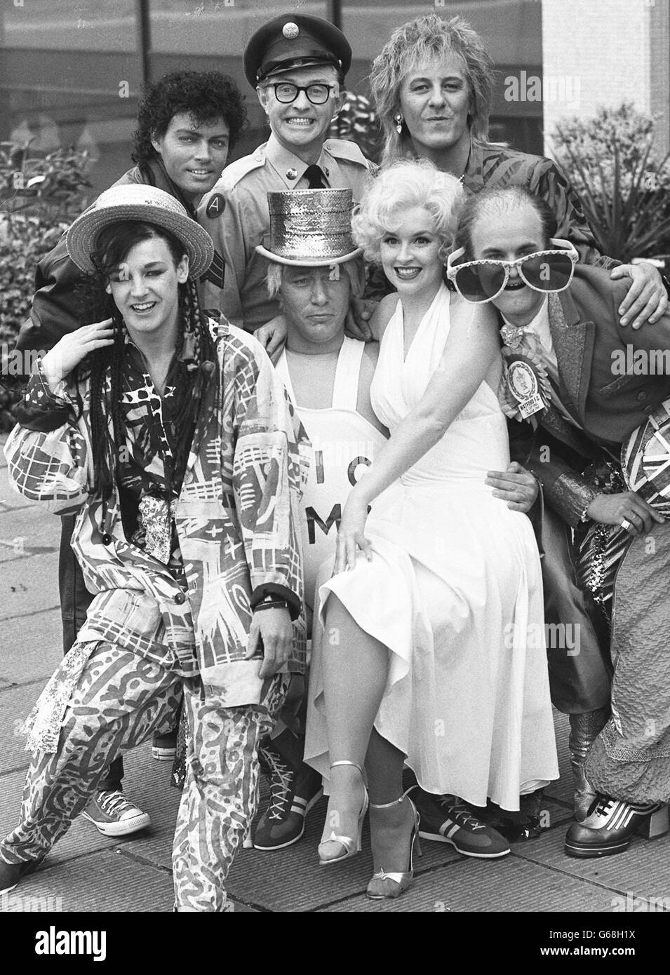 Boy george marilyn Banque d'images noir et blanc - Alamy