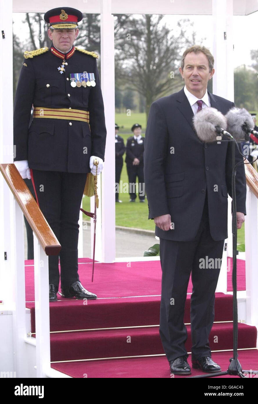 Uniforme militaire parlant tony blair Banque de photographies et d ...