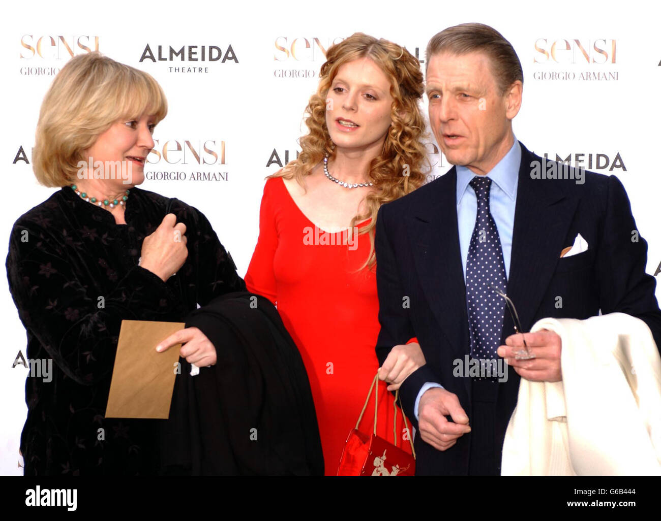 L'actrice Emilia Fox avec sa mère et son père, l'acteur Edward Fox ...