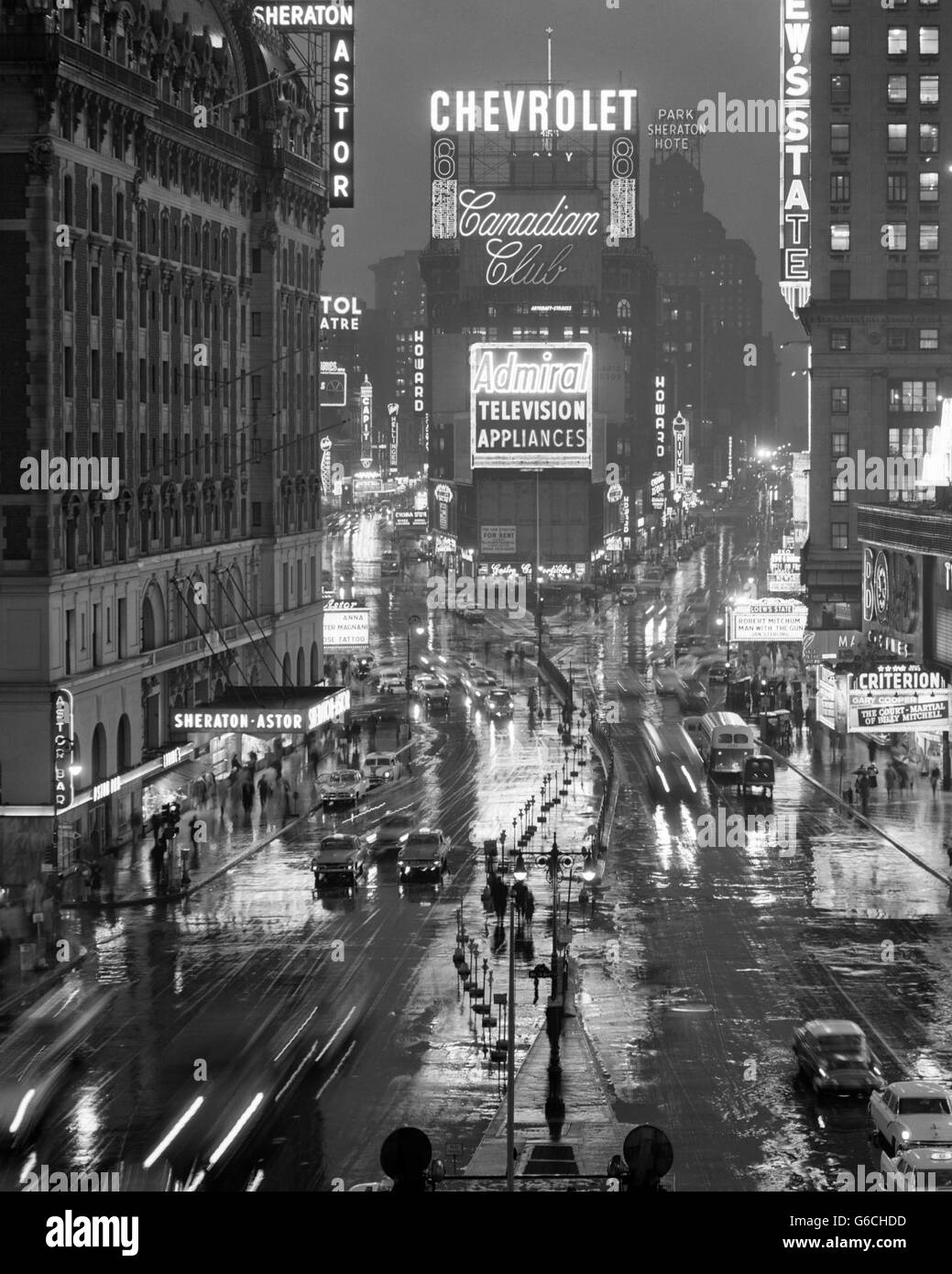 Années 1950, TIMES SQUARE NEW YORK CITY À LA PLACE DU NORD À DUFFY ...