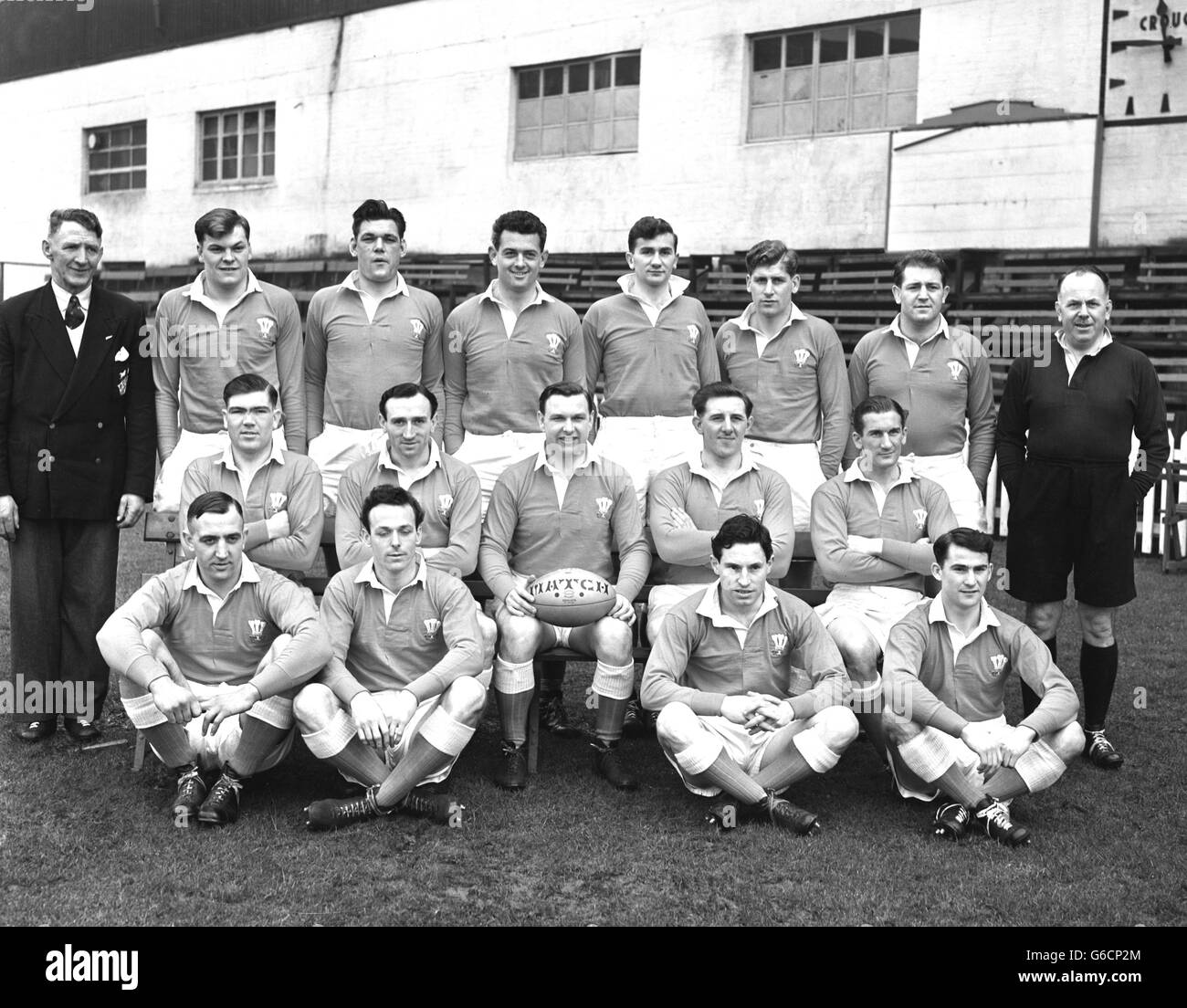 Welsh rugby referee Banque d'images noir et blanc - Alamy