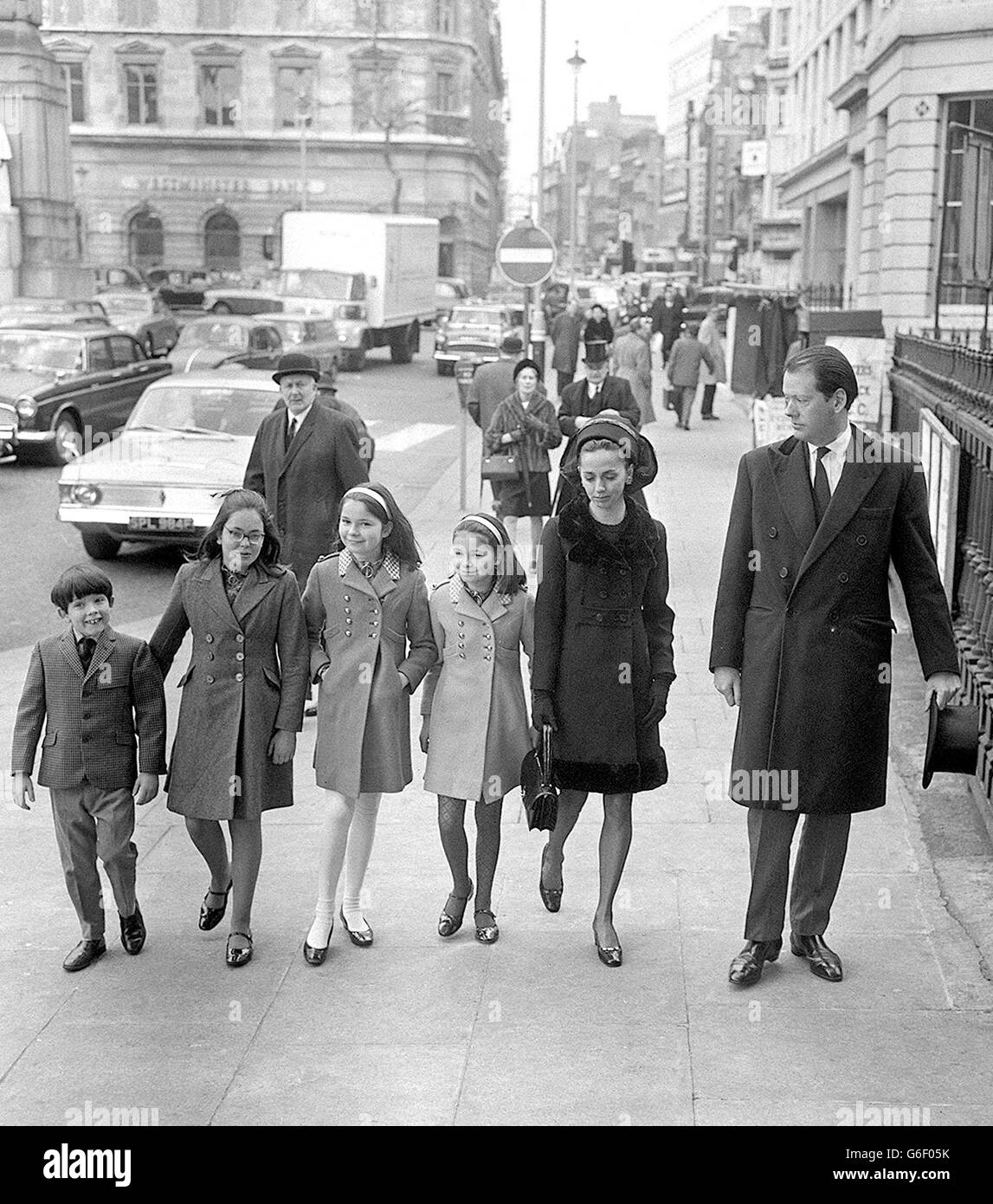 Anthony Berry et sa famille sur le chemin du service commémoratif du ...