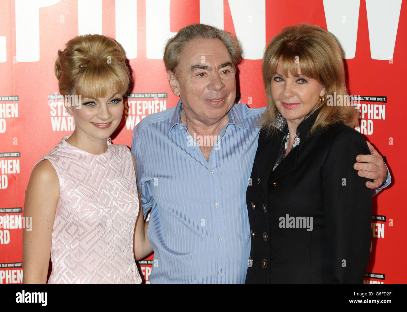 Andrew Lloyd Webber (au centre) avec Mandy Rice Davies (à droite) et ...
