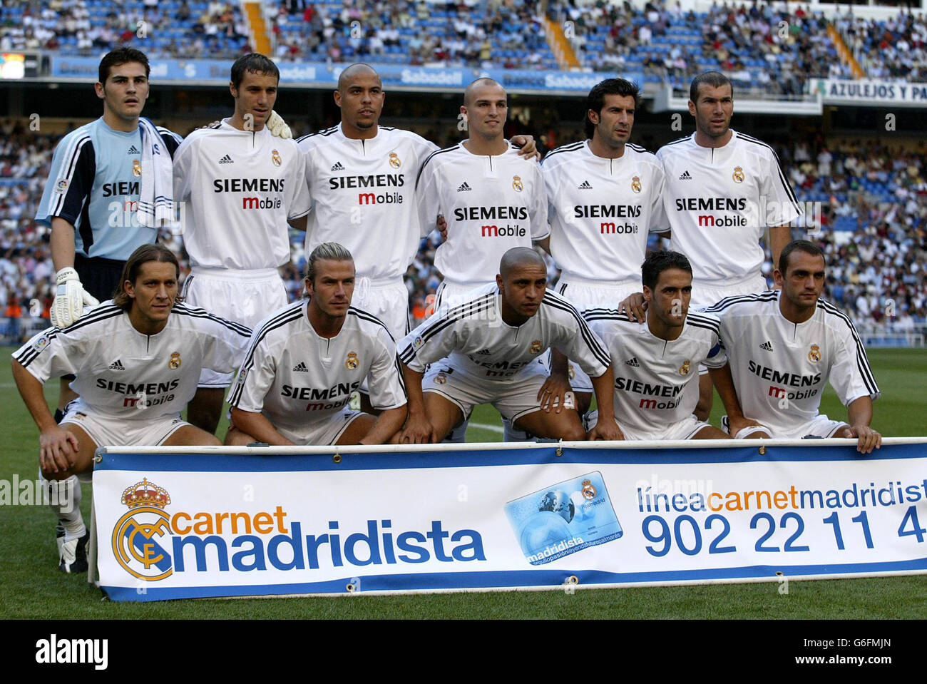 Raul real madrid 2003 Banque de photographies et d’images à haute résolution - Alamy