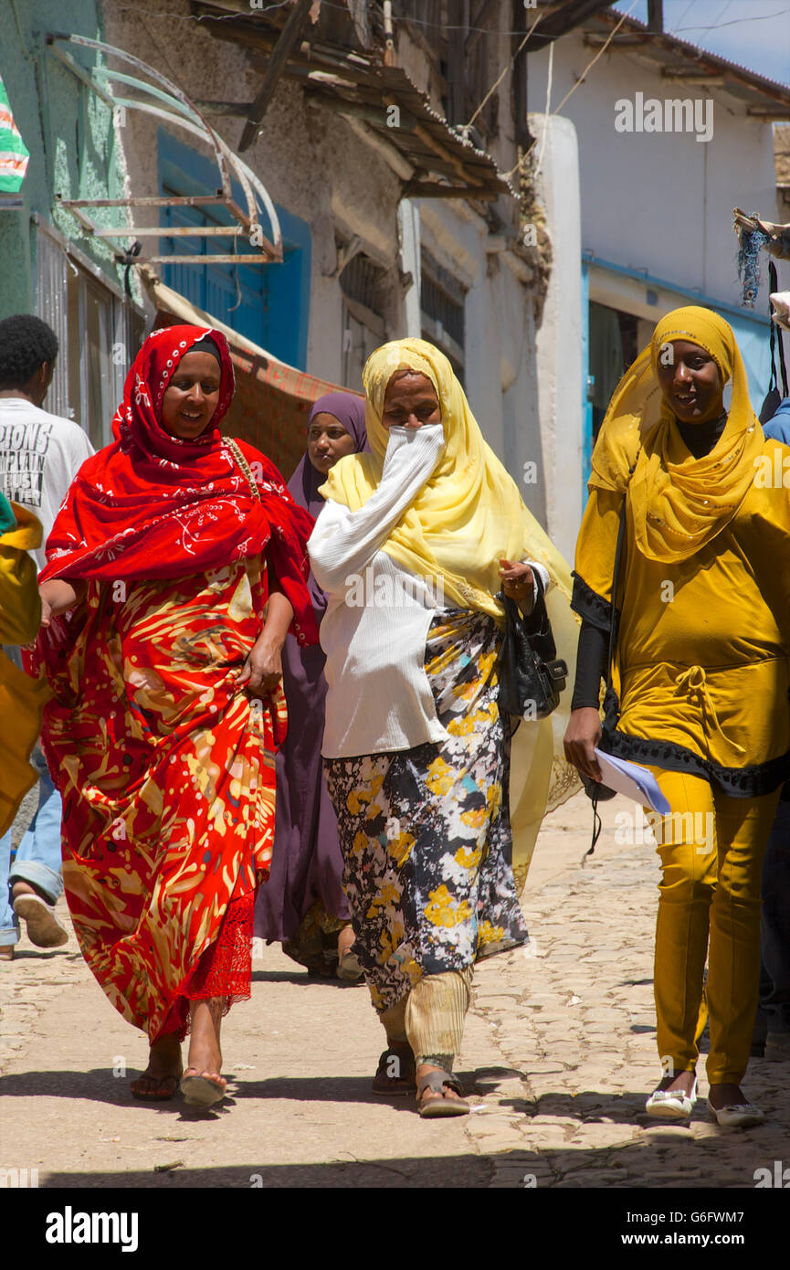 Harari women Banque de photographies et d’images à haute résolution - Alamy