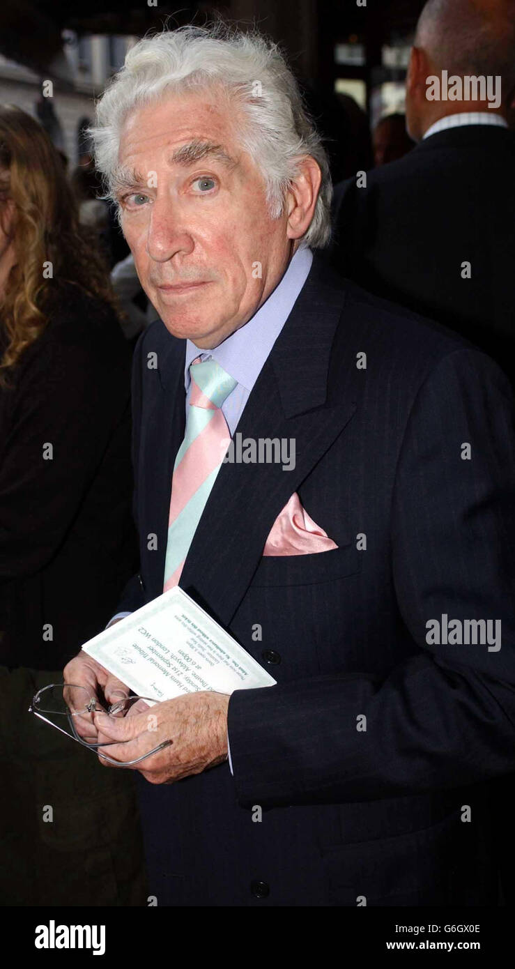 Richard harris actor Banque de photographies et d’images à haute ...