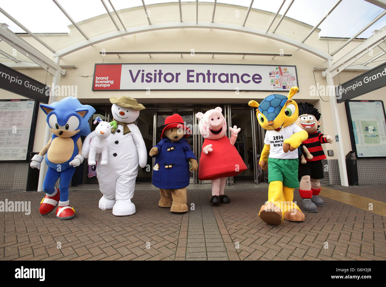 Character and mascots left to right sonic the hedgehog Banque de ...