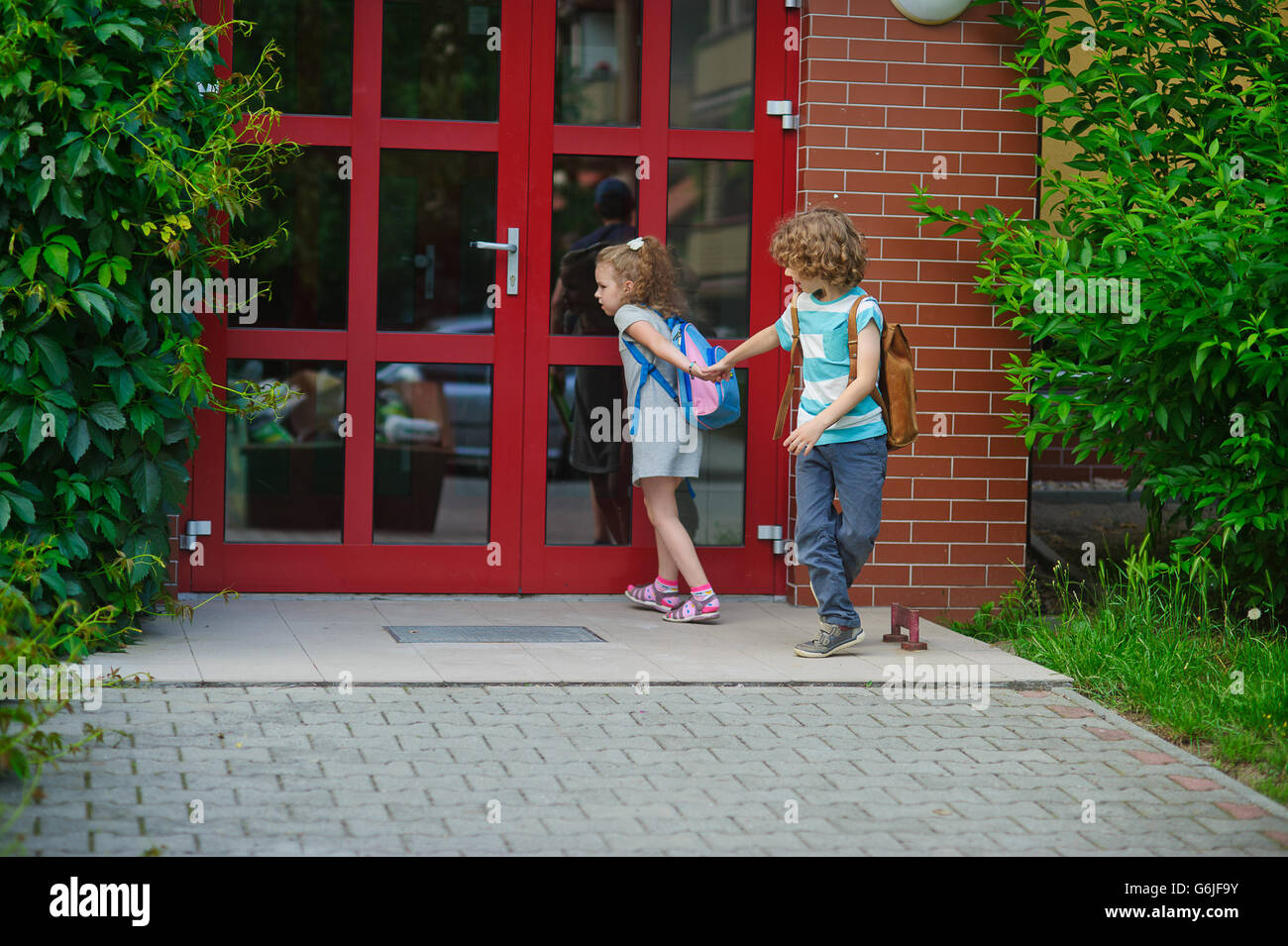 Camarade de classe deux ans Banque de photographies et d’images à haute résolution - Alamy