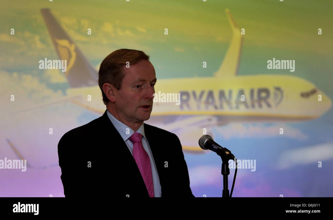 Taoiseach enda kenny parlant annonce nouvelles routes dublin stade ...