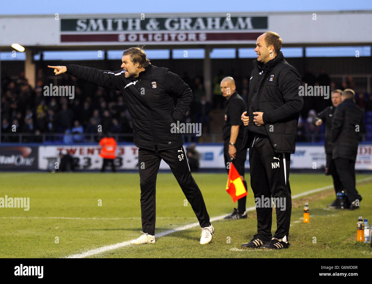 Steven pressley et neil macfarlane, directeur de la ville de coventry ...