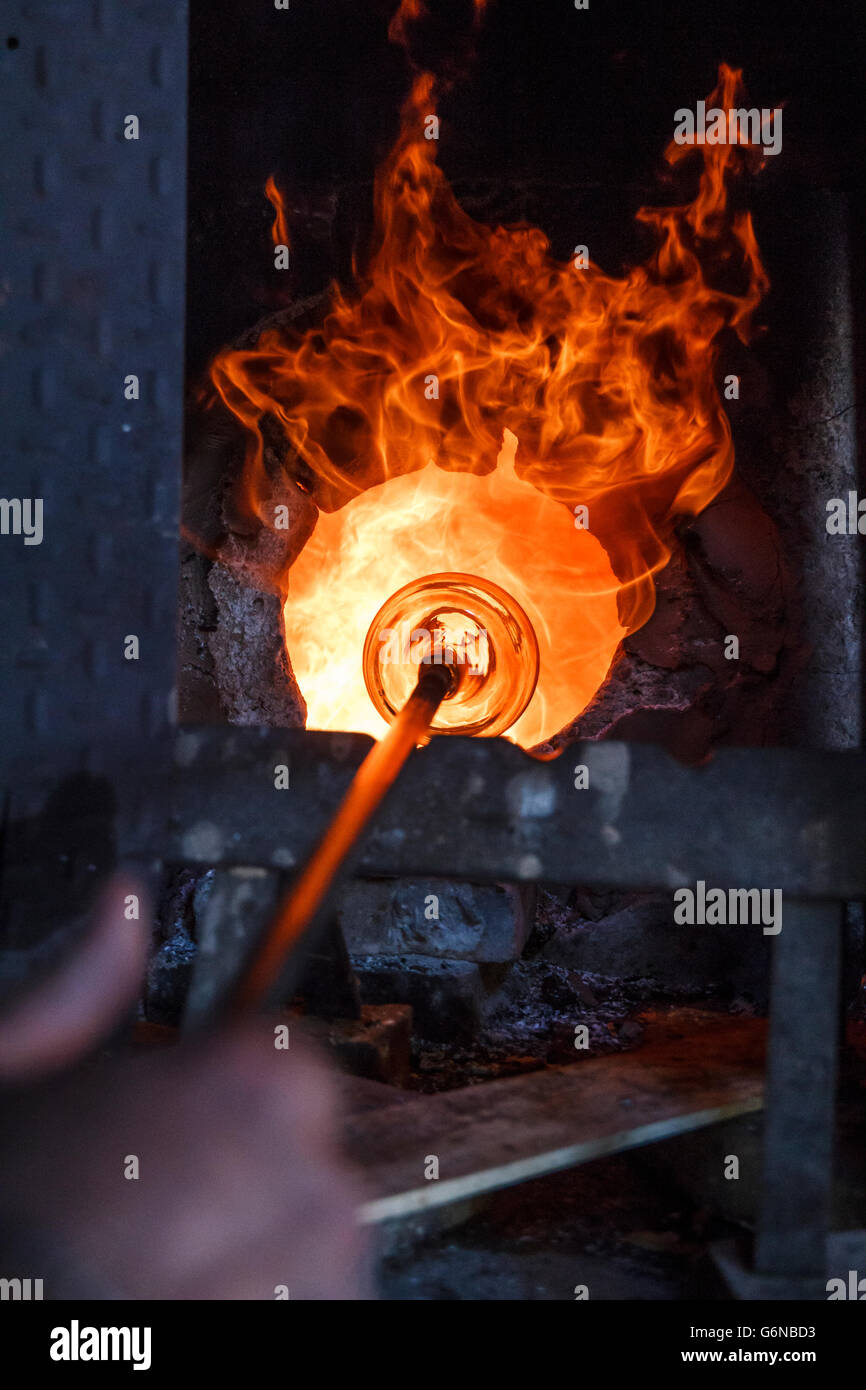 Four de fusion du verre Banque de photographies et d’images à haute ...