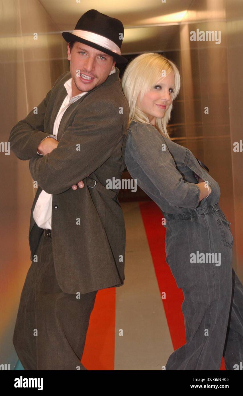 Anna faris simon rex mtvs trl royaume uni Banque de photographies et d ...
