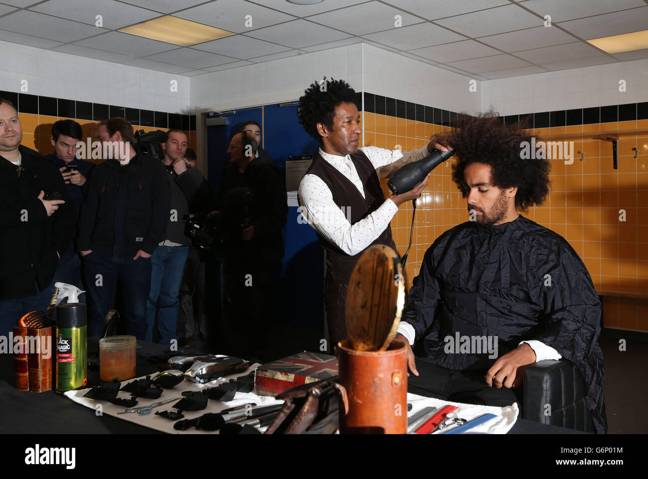 Tom huddlestone coupe les cheveux Banque de photographies et d’images à ...