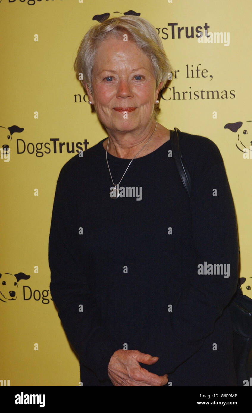 Actrice annette crosbie Banque de photographies et d’images à haute ...