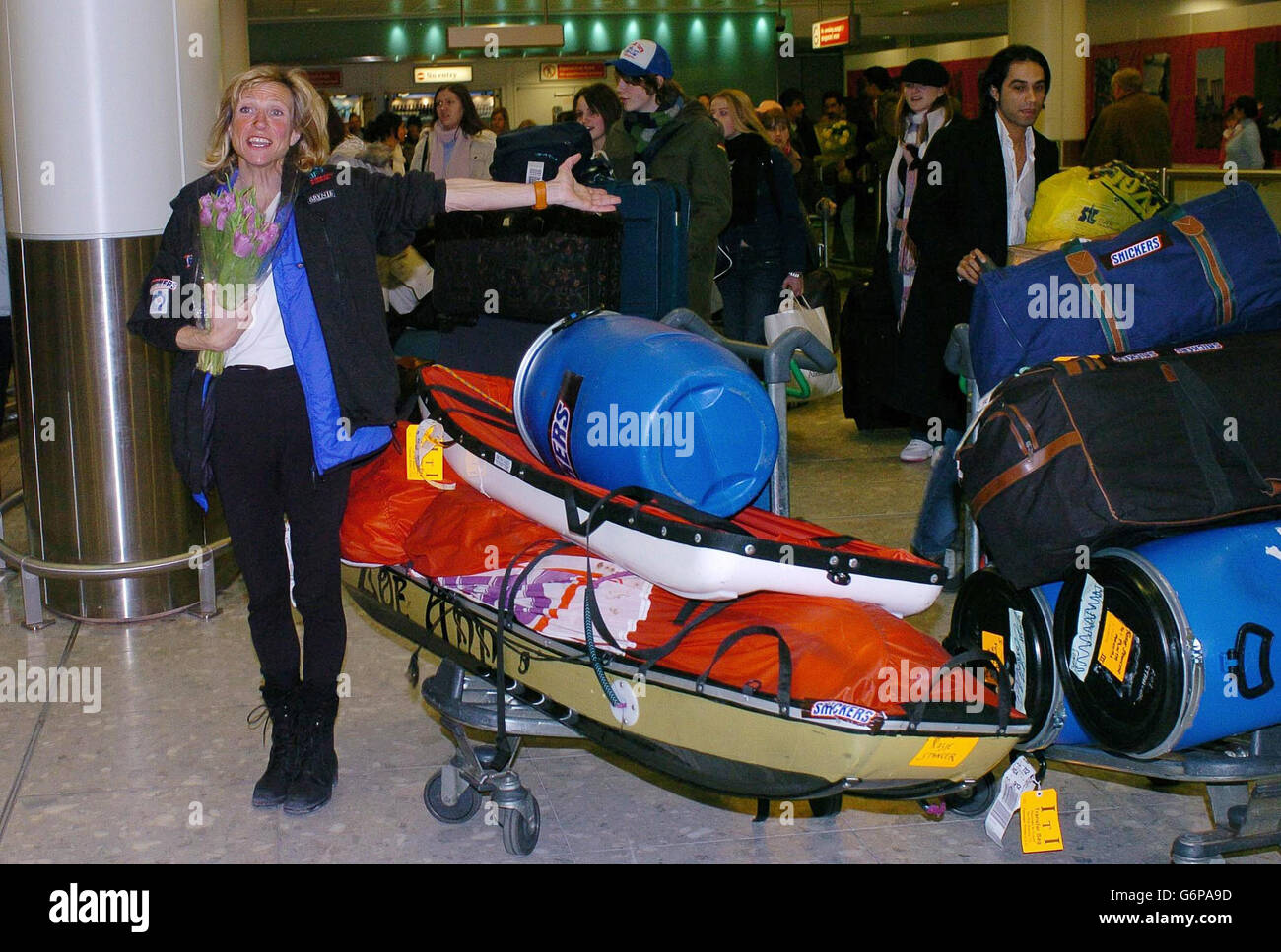 Exploration bagages aventure faire des gestes rosie stancer Banque de ...