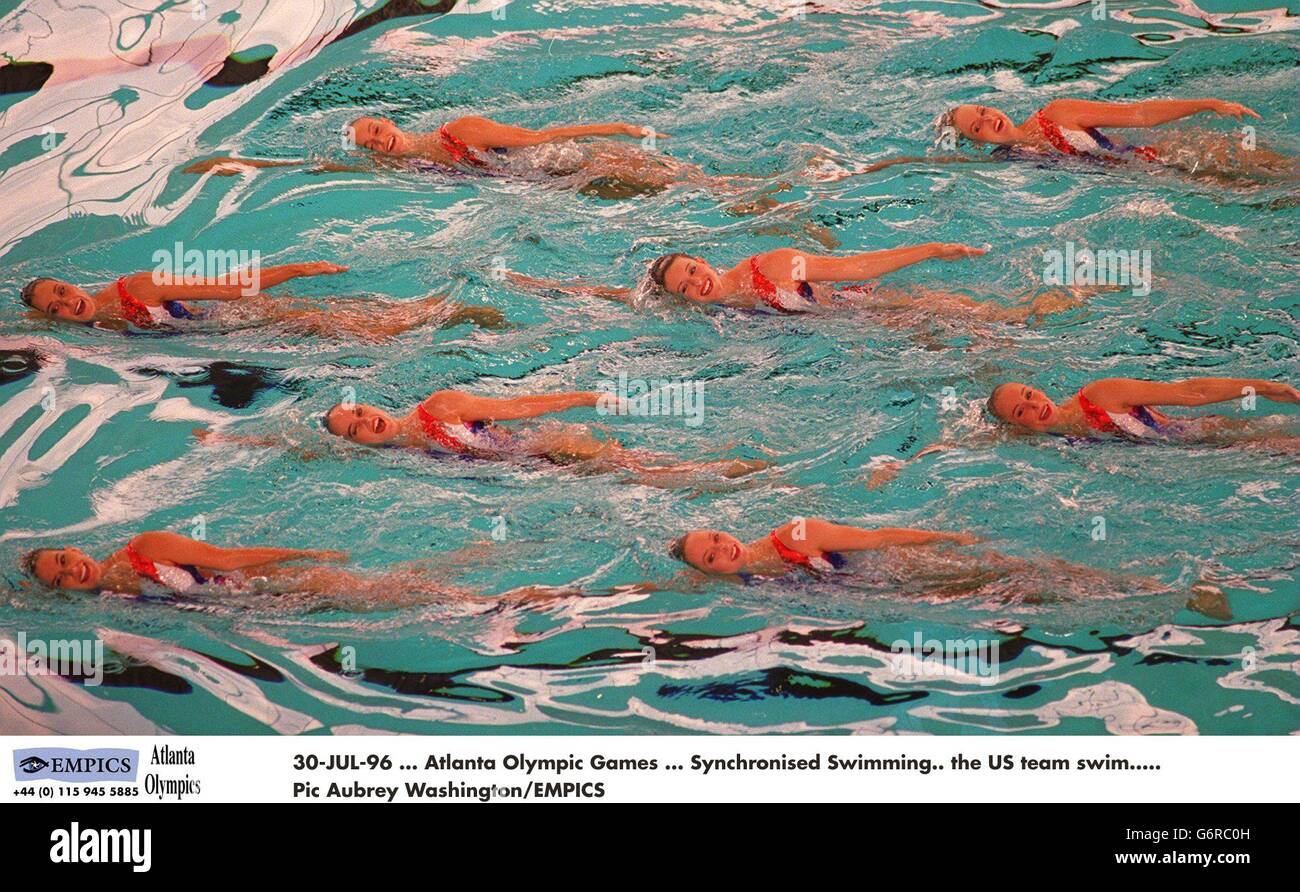 Synchronized swim team Banque de photographies et d’images à haute ...