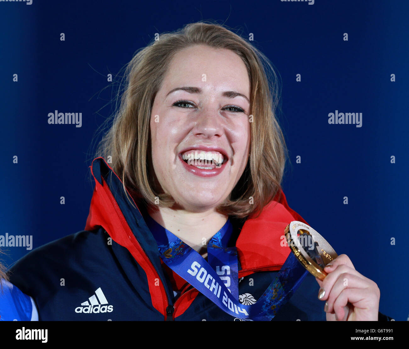 Lizzy Yarnold de Grande-Bretagne avec sa médaille d'or, elle a gagné ...