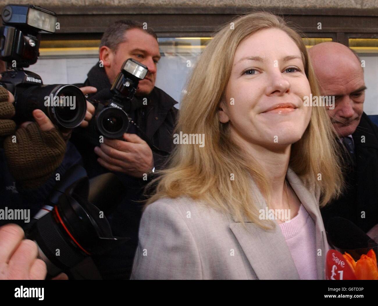 Katharine gun officier du renseignement Banque de photographies et d ...