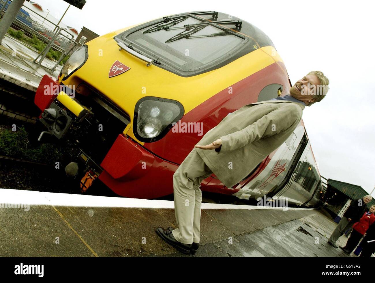 Lancement de train basculant vierge Banque de photographies et d’images ...