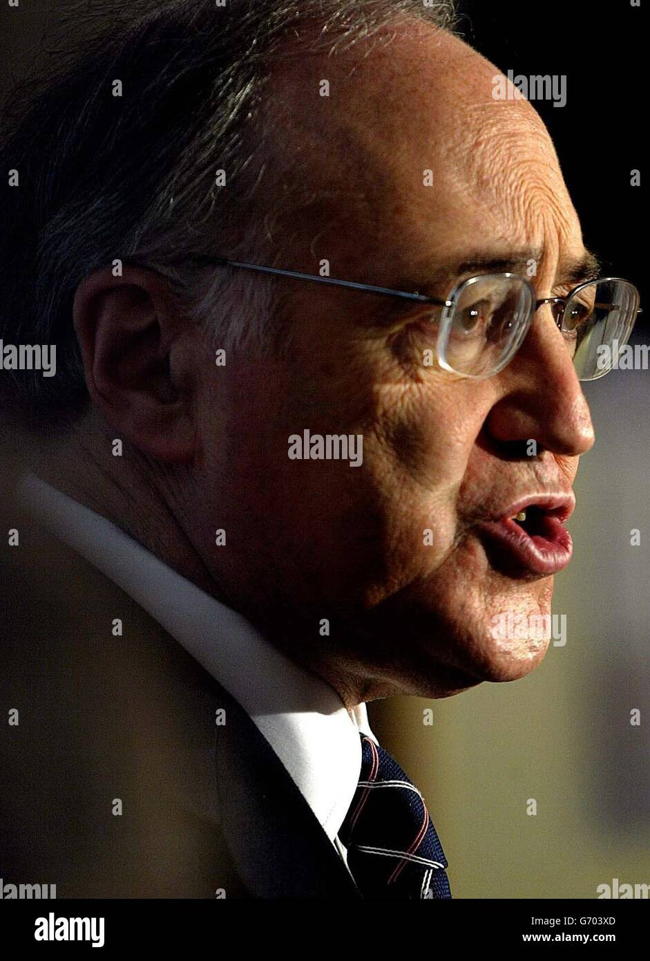 Michael howard lance une campagne Banque de photographies et d’images à ...