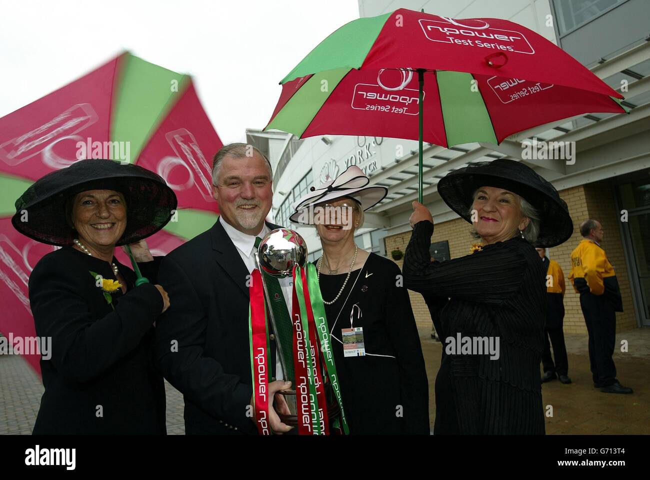 Beryl banforth et lynda logan du yorkshire Banque de photographies et d ...