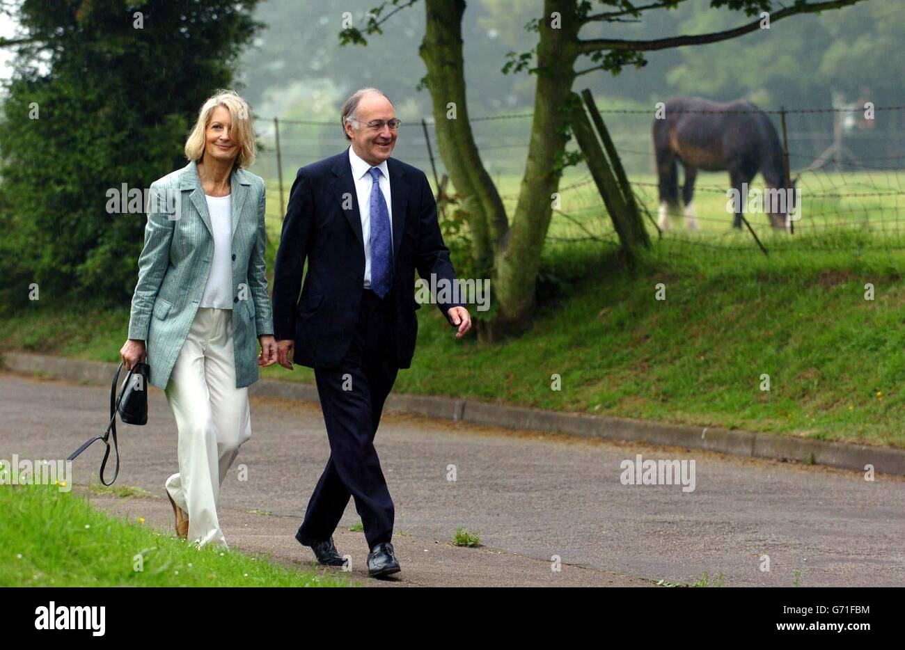 Le chef du Parti conservateur Michael Howard et son épouse Sandra, en ...