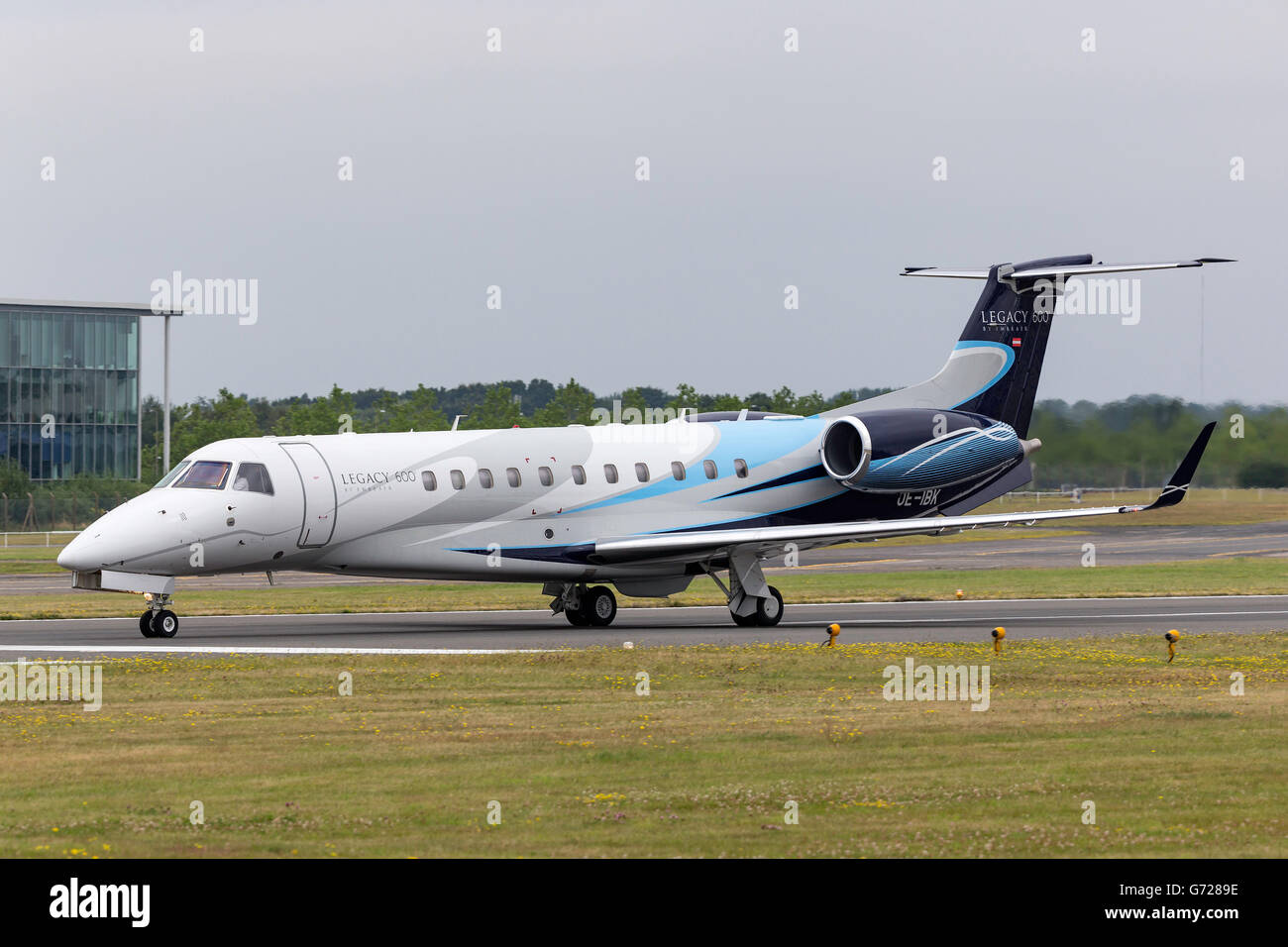 Embraer emb 135 Banque de photographies et d’images à haute résolution ...